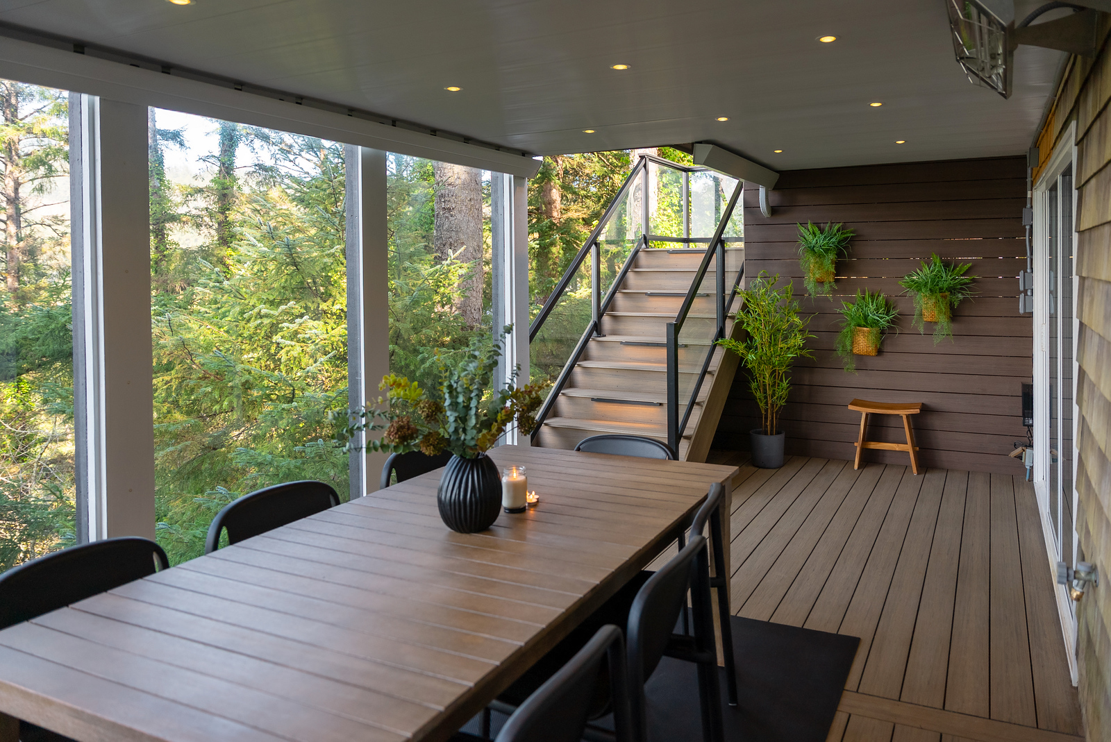 Year Round Deck on the Oregon Coast - Cascade Fence & Deck